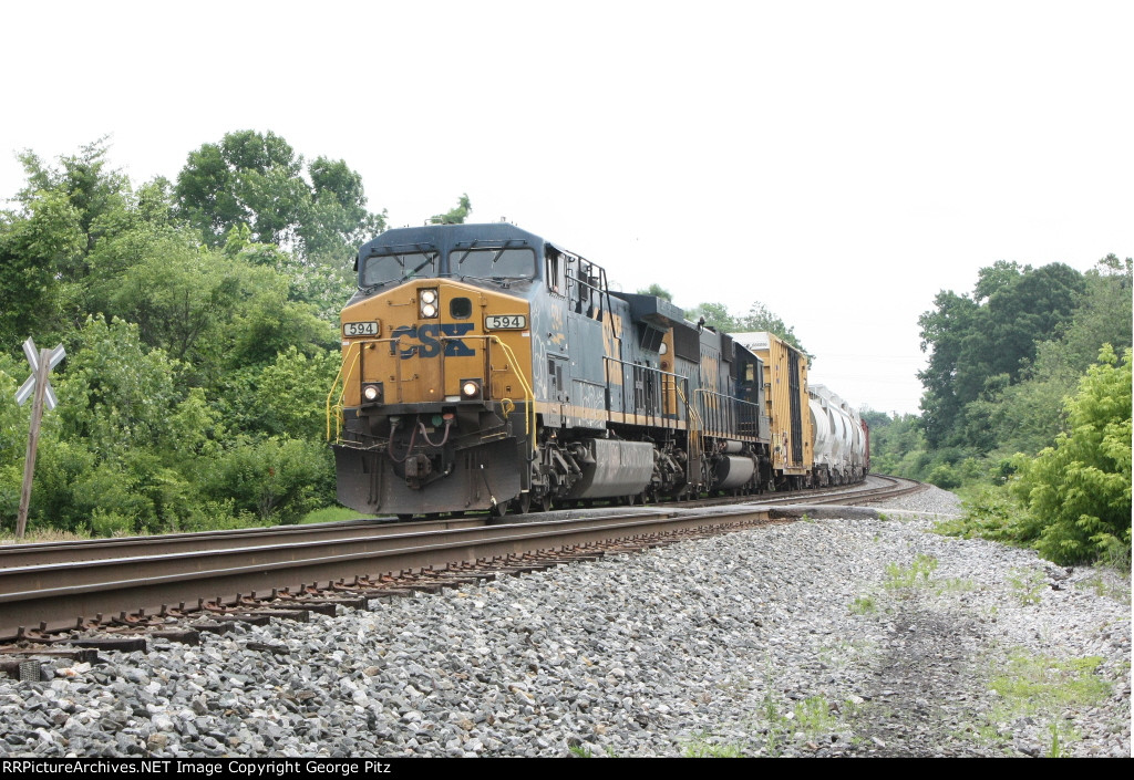 CSX 594 and train Q439